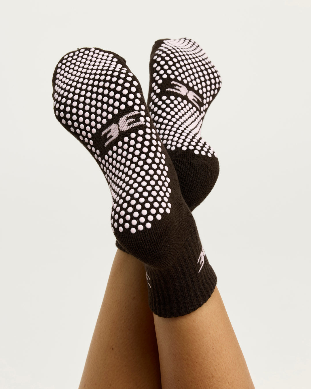 EE Mid Crew Grip Socks - Coffee Bean/Candy Pink – Elite Eleven