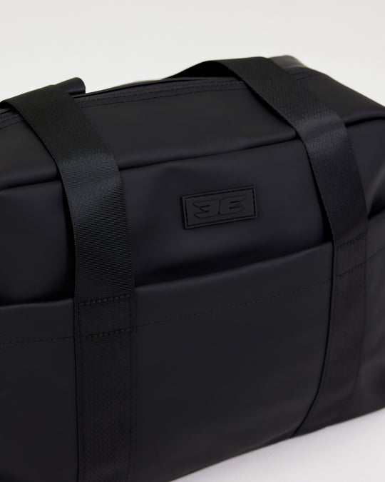 Regular Essentials Bag - Black – Elite Eleven